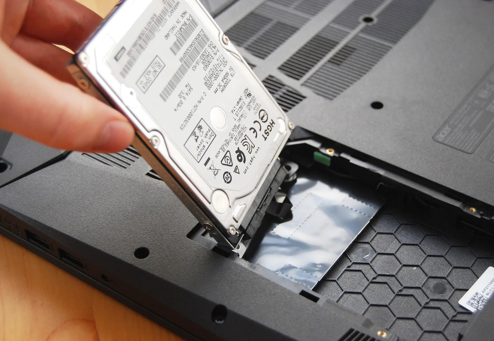 3 Cara Mengambil Data dari Laptop Rusak - Teknologi