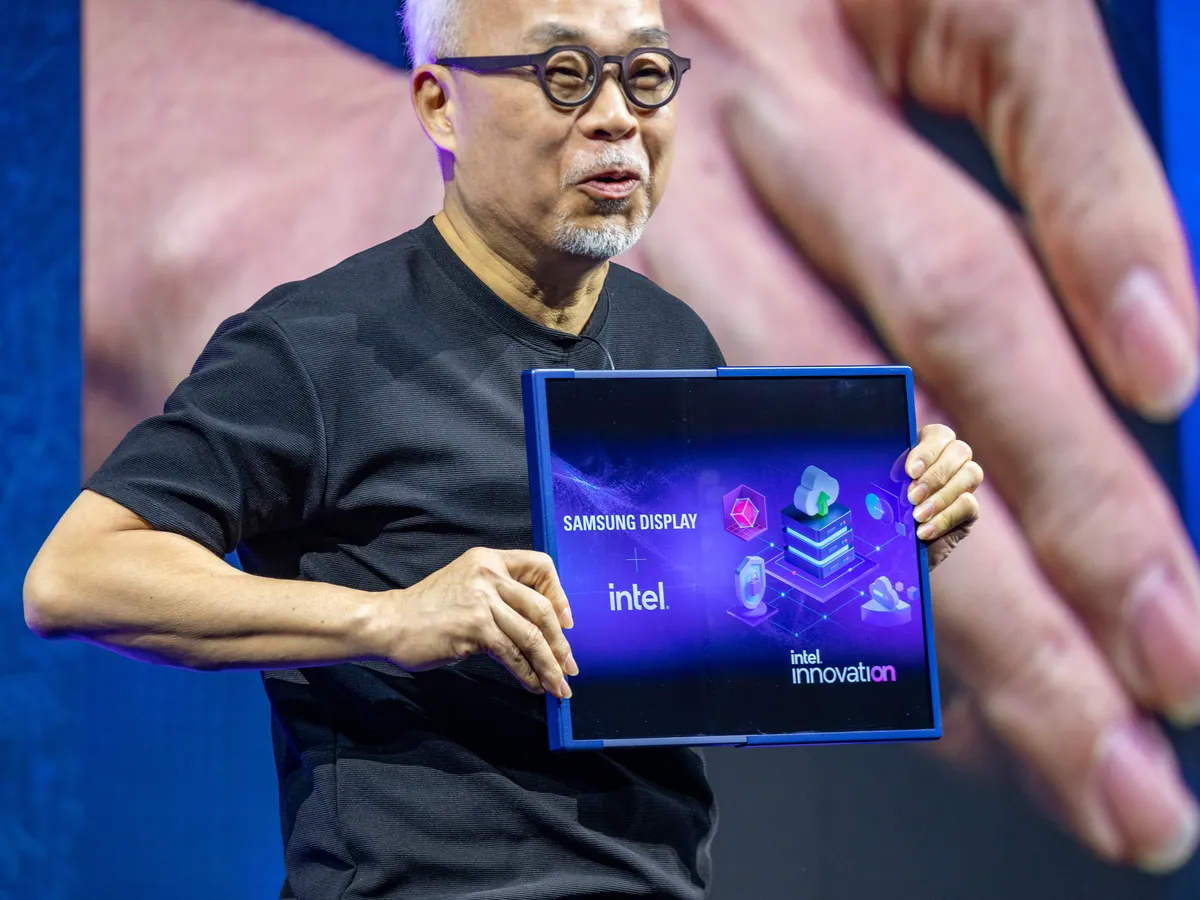 Samsung dan Intel Bikin PC dengan Layar yang Bisa Digeser - Teknologi Samsung dan Intel Bikin PC dengan Layar yang Bisa Digeser - Teknologi